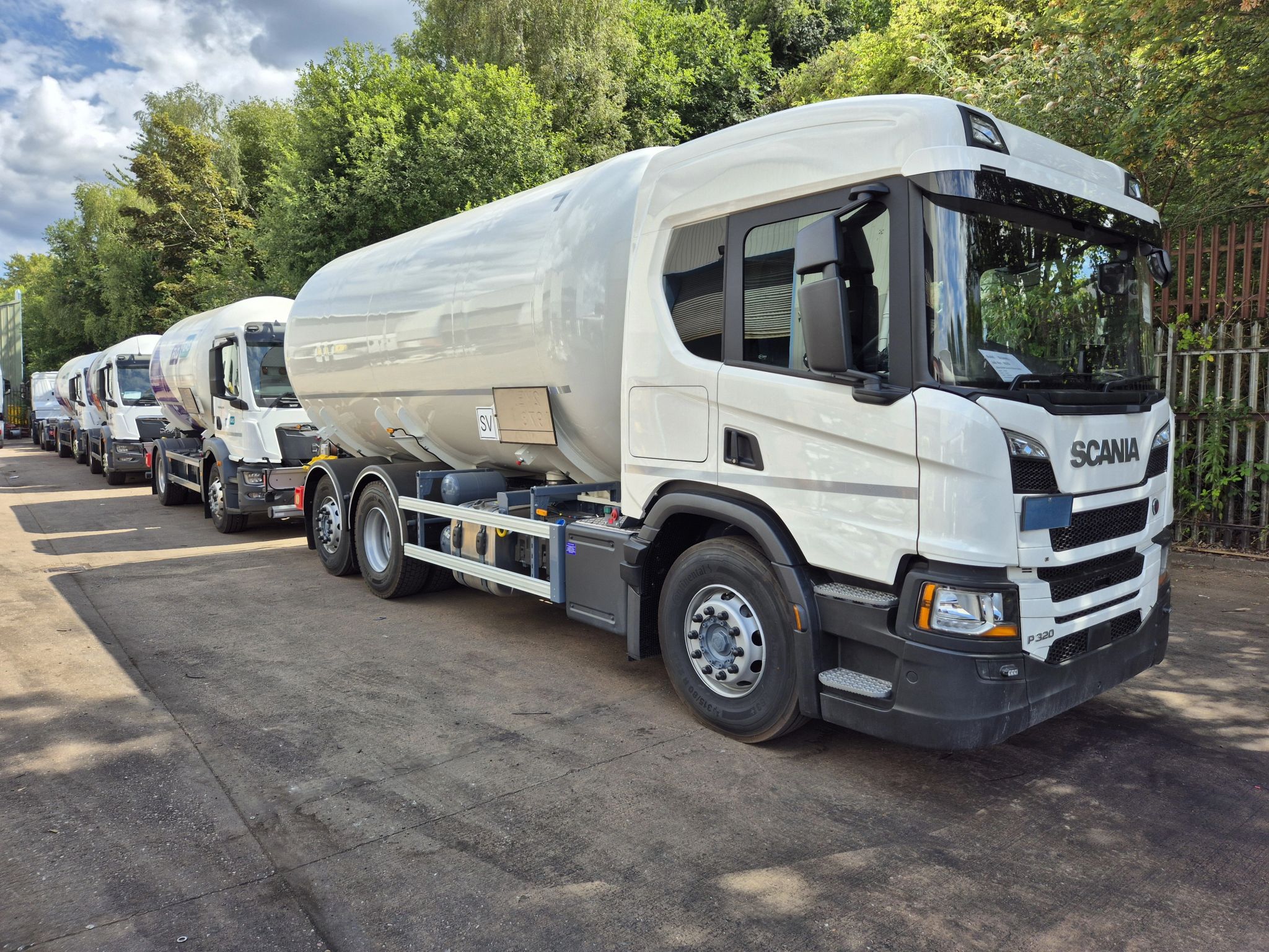 Professional LPG tanker manufacturing facility at Lakeland Tankers